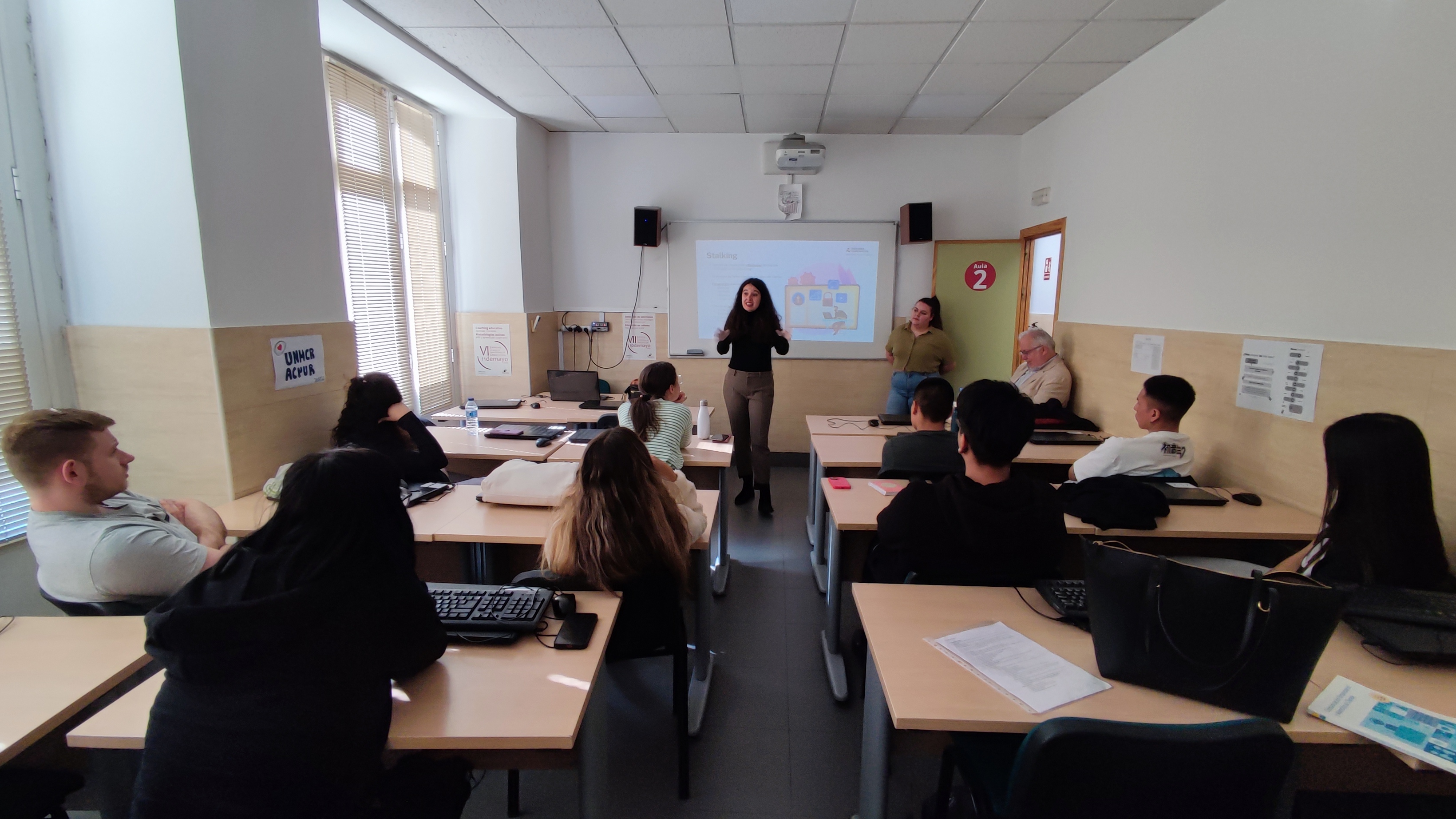 Actividad sobre los peligros de las RR.SS. a los alumnos de 1.º de CFGM ...